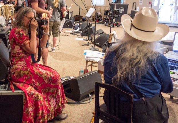 Rock Photographer Linda Wolf at Home With Fanny and on the Road With ...